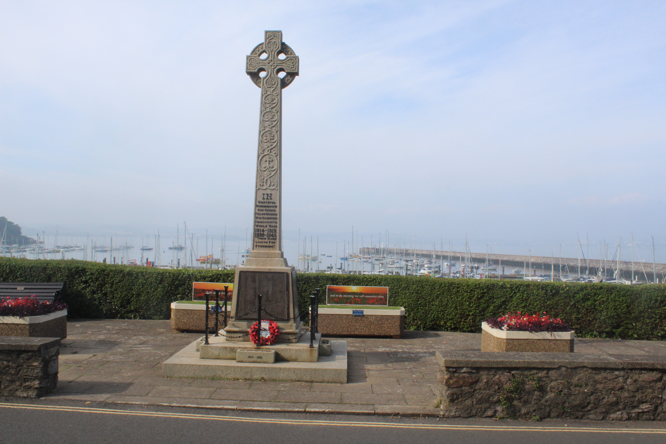 BRIXHAM - War Memorials Online